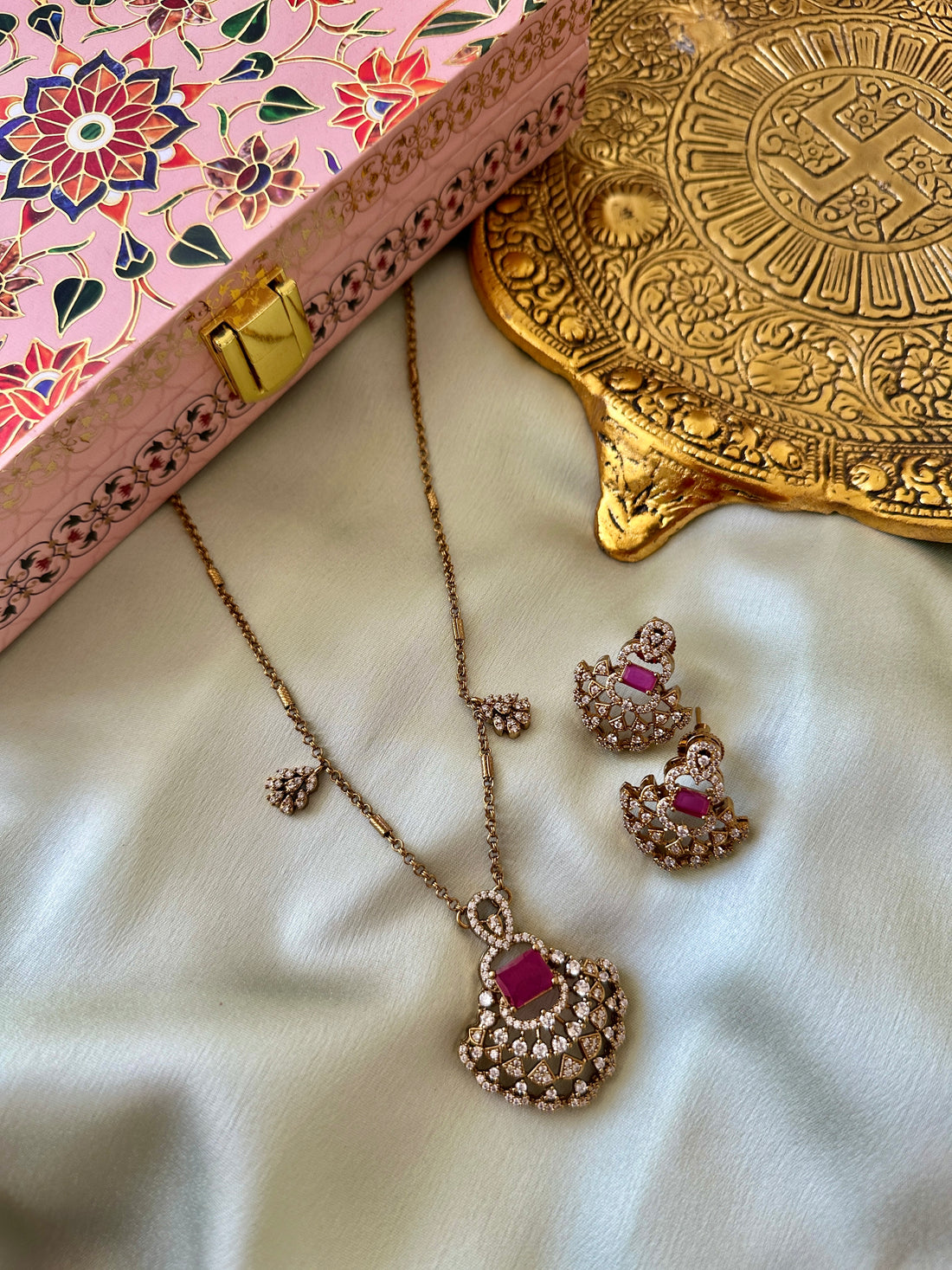 Daria AD Pendant Chain Set – Ohbyozy